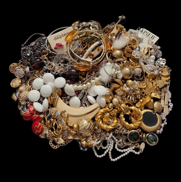 Trifari, Monet, AK, Liz | Jewelry | 2lbs Mix Of Trifari Avon Liz Napier ...